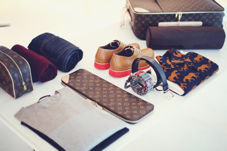 LOUIS VUITTON ART OF PACKING — Cup of Couple